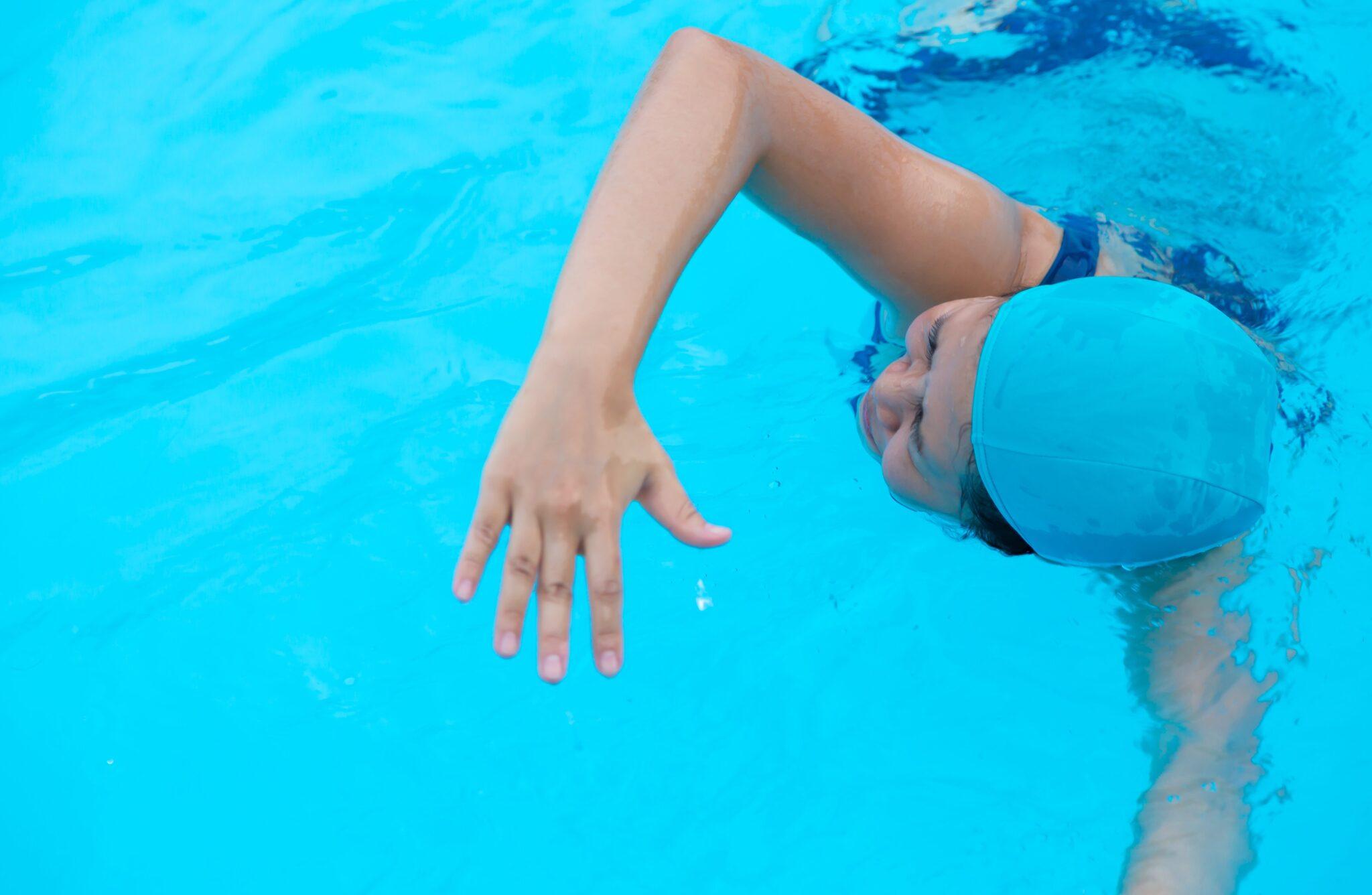 How to Swim for Beginners: 5 Basic Swimming Skills